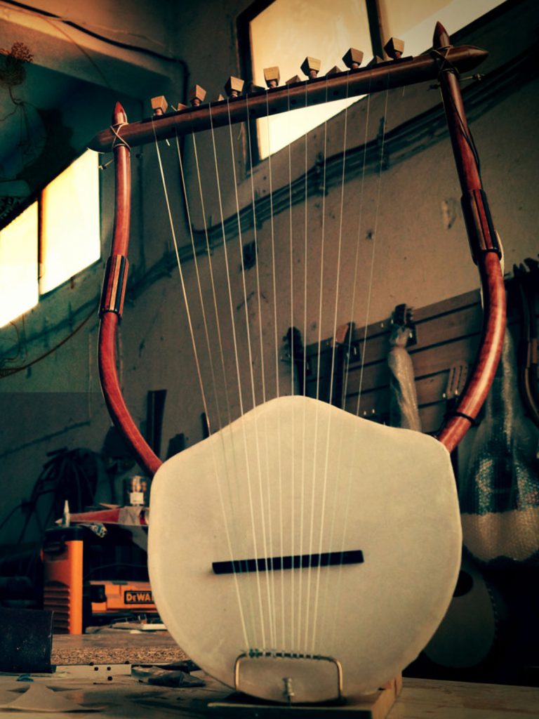 The Lyre 2.0 Project — LUTHIEROS