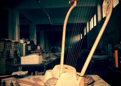 The Lyre of Sappho II (7 strings) – ancient Greek barbiton lyre | Luthieros