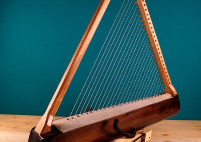 Epigonion – Ancient Greek Harp (24 strings) | Luthieros