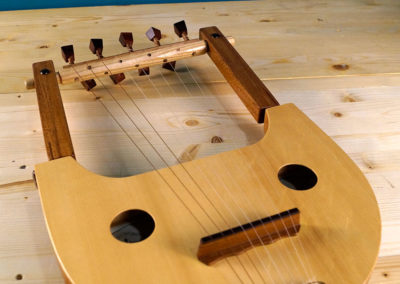 Phorminx (7 or 9 strings) – ancient string instrument with vibrato ...