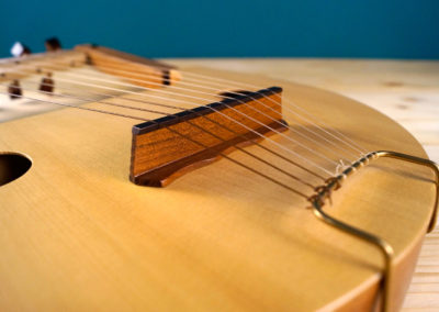 Phorminx (7 or 9 strings) – ancient string instrument with vibrato ...
