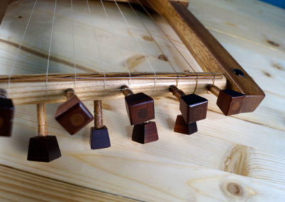 Phorminx (7 or 9 strings) – ancient string instrument with vibrato ...